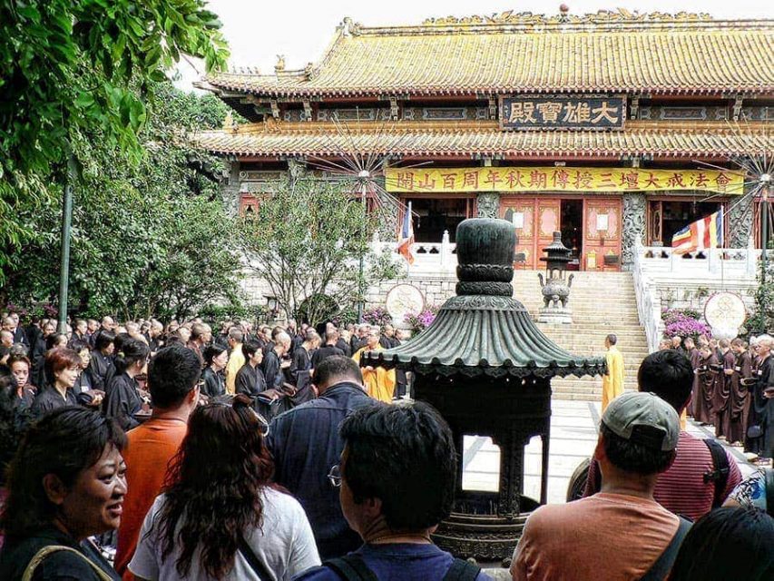 8 Reasons to visit Tian Tan Buddha